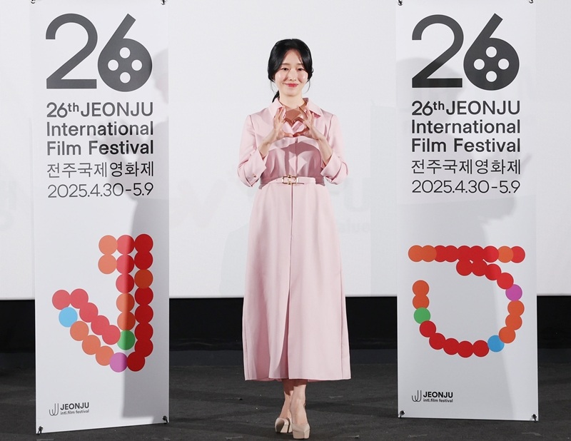 전주국제영화제, 57개국 224편 영화의 축제로···개막작 ‘콘티넨탈 '25’ - LHP quốc tế Jeonju 2025 ...